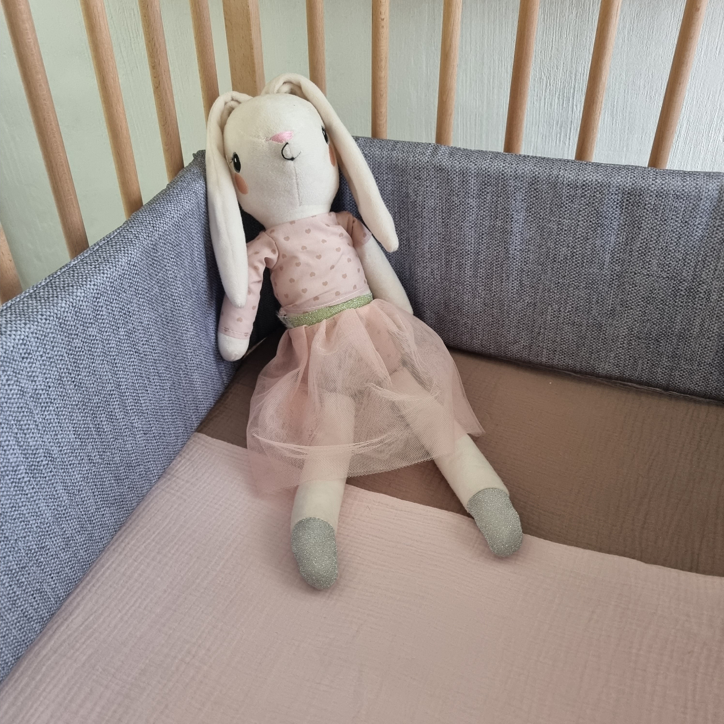 Cot Bumper | Coal – Delicious Monsters